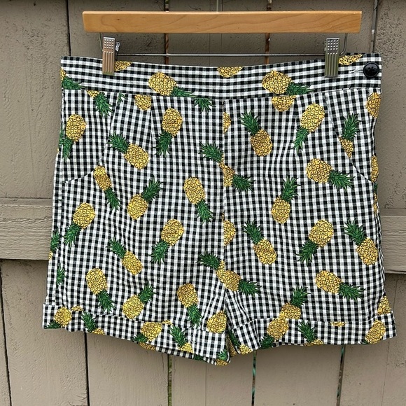 Collectif | Shorts | Nwot Collectife Gingham Pineapple High Waist ...